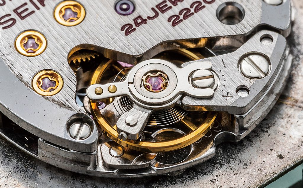 John拆機芯：精工2220的黃金套筒 - Chronomen.com