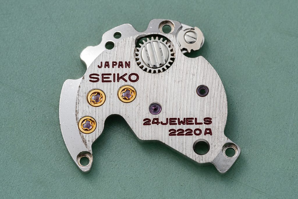 John拆機芯：精工2220的黃金套筒 - Chronomen.com