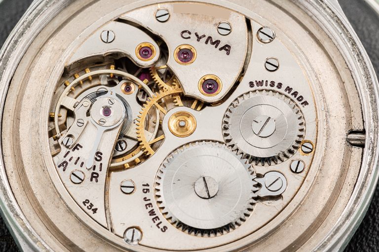 John拆機芯：不拆機芯看Cyma軍表 - Chronomen.com